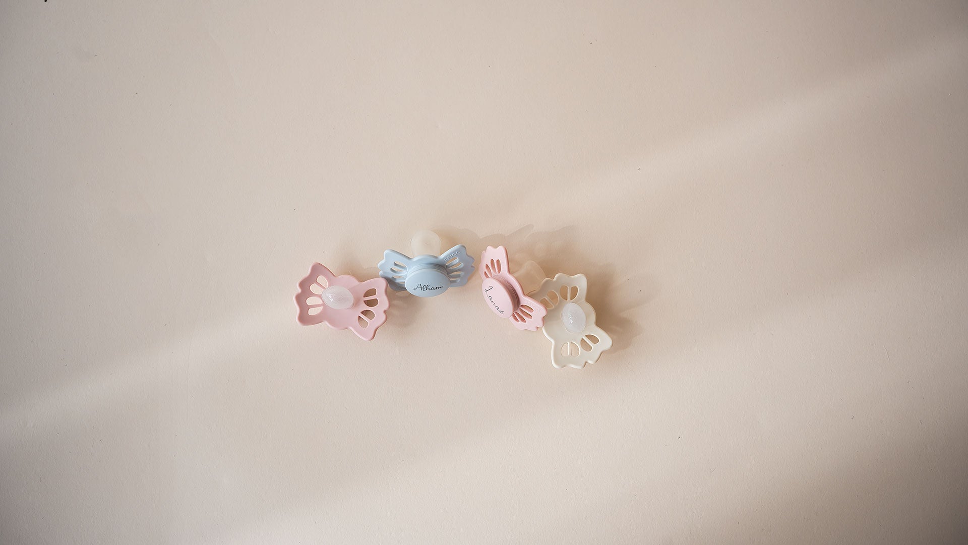 Dummies Silicone for Baby at the Best Price - Buy Personalised Silicone ...